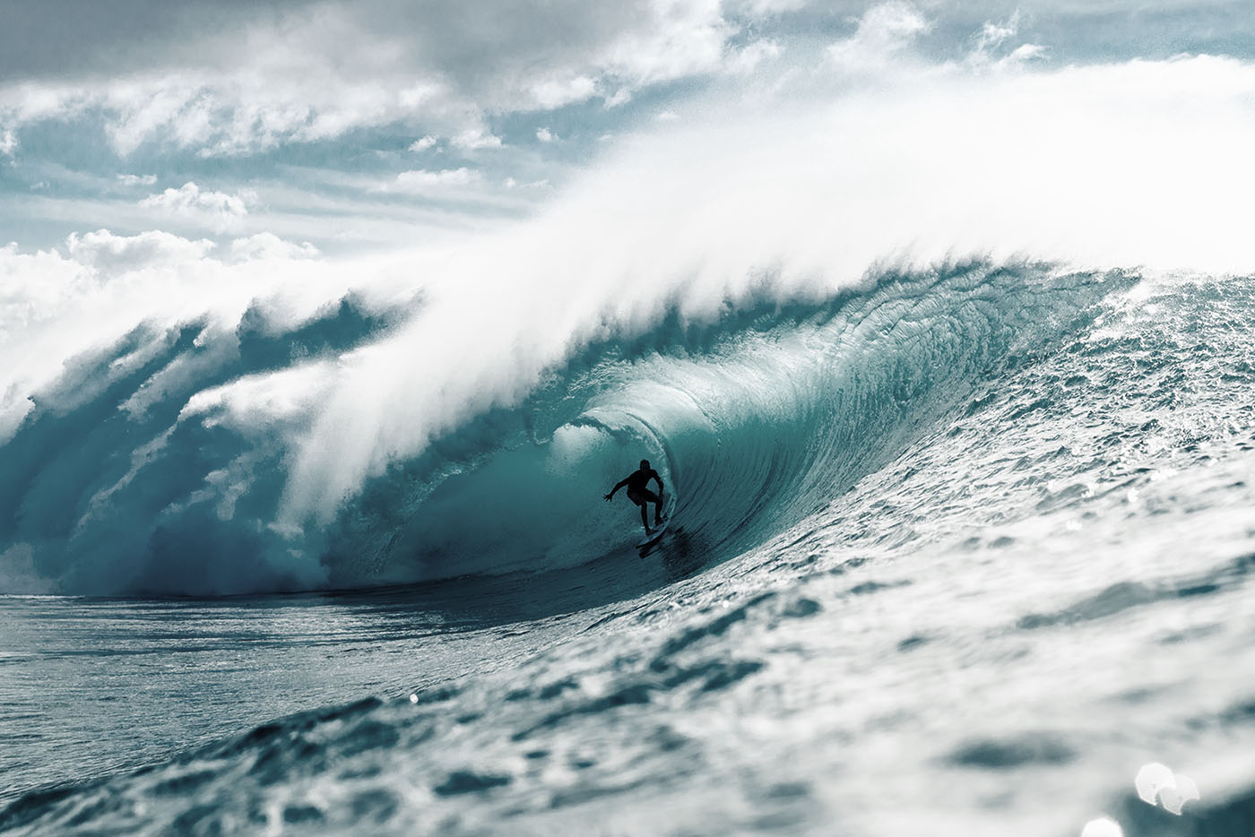 Surfing vs snowboarding: which is better? | Surf